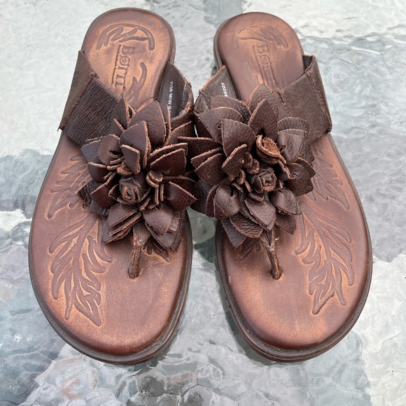 Born | Shoes | Born Leather Flip Flops With Leather Flower | Poshmark